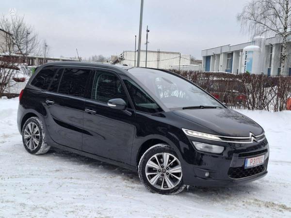 Black Citroen Grand C4 Picasso 2014 in Vilnius, with an engine capacity of 2.00 L and mileage of 284 thousand km for 6300 €, photo 1 on AUTOMOTO.COM.LV