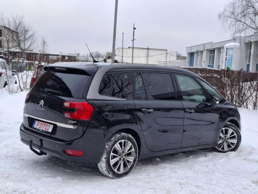 Black Citroen Grand C4 Picasso 2014 in Vilnius, with an engine capacity of 2.00 L and mileage of 284 thousand km for 6300 €, photo 3 on AUTOMOTO.COM.LV