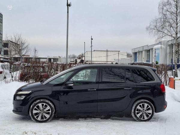 Black Citroen Grand C4 Picasso 2014 in Vilnius, with an engine capacity of 2.00 L and mileage of 284 thousand km for 6300 €, photo 5 on AUTOMOTO.COM.LV