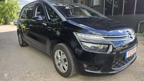 Black Citroen Grand C4 Picasso 2014 in Kaunas, with an engine capacity of 2.00 L and mileage of 288 thousand km for 3650 €, photo 3 on AUTOMOTO.COM.LV