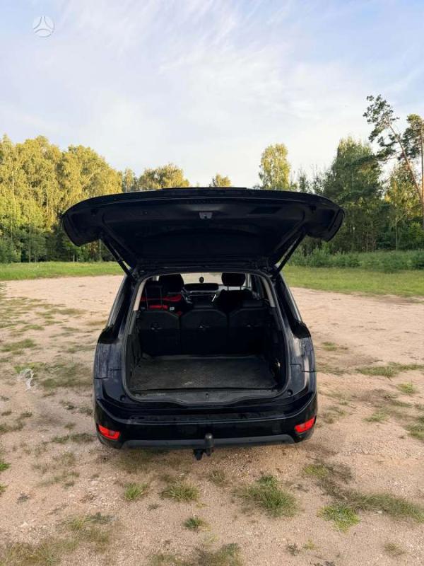 Melns Citroen Grand C4 Picasso 2014 Radviliškis, ar dzinēja tilpumu 1.56 L un nobraukumu 396 tūkst. km par 6050 €, foto 7 vietnē AUTOMOTO.COM.LV