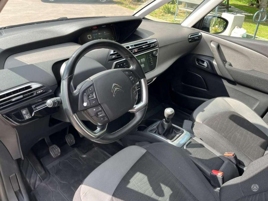 Melns Citroen Grand C4 Picasso 2014 Tauragė, ar dzinēja tilpumu 2.00 L un nobraukumu 290 tūkst. km par 4600 €, foto 9 vietnē AUTOMOTO.COM.LV