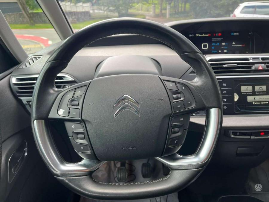 Melns Citroen Grand C4 Picasso 2014 Tauragė, ar dzinēja tilpumu 2.00 L un nobraukumu 290 tūkst. km par 4600 €, foto 14 vietnē AUTOMOTO.COM.LV