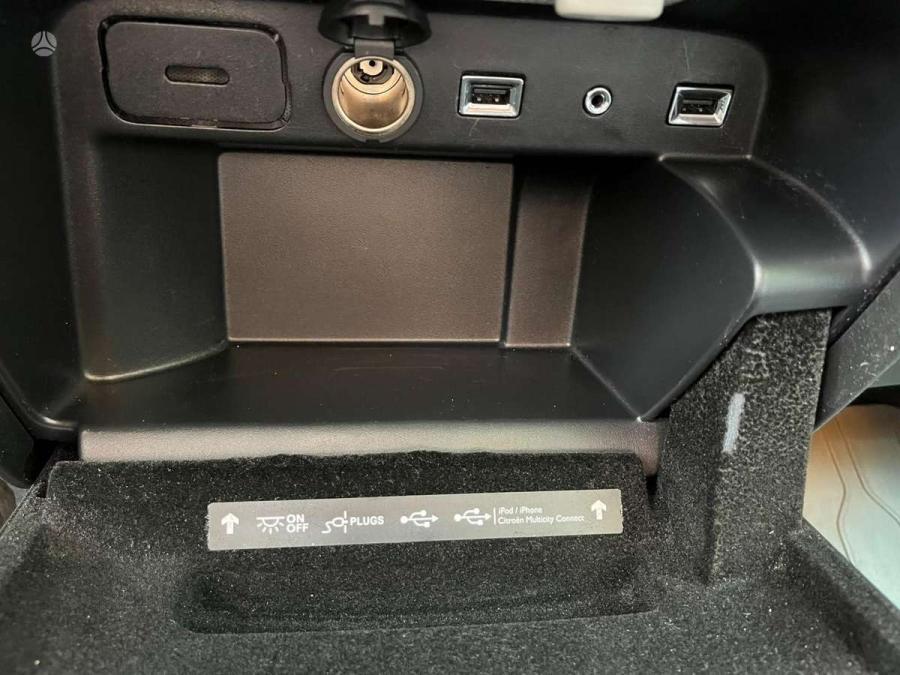 Melns Citroen Grand C4 Picasso 2014 Tauragė, ar dzinēja tilpumu 2.00 L un nobraukumu 290 tūkst. km par 4600 €, foto 18 vietnē AUTOMOTO.COM.LV