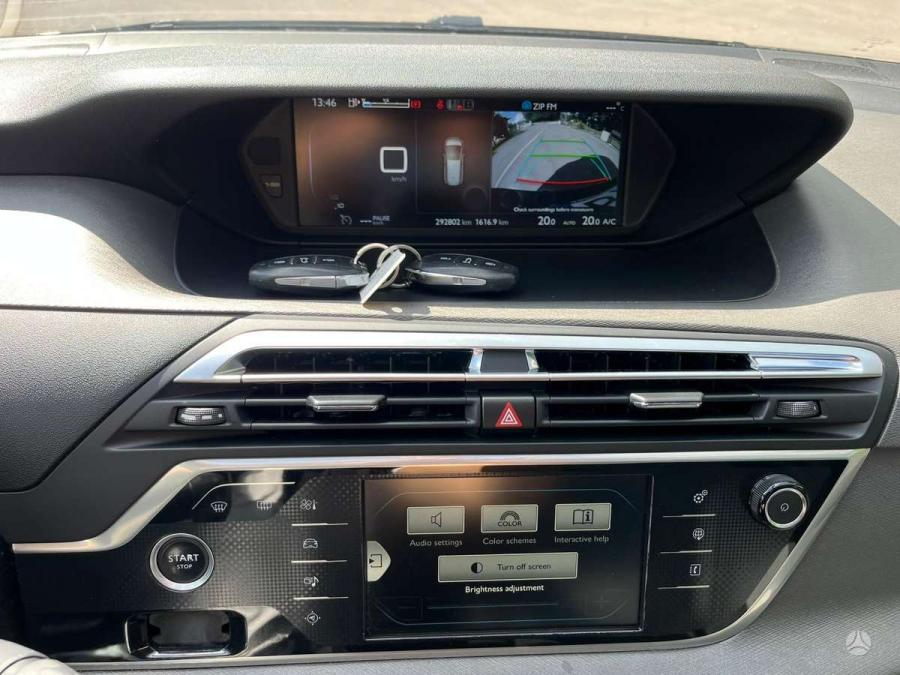 Melns Citroen Grand C4 Picasso 2014 Tauragė, ar dzinēja tilpumu 2.00 L un nobraukumu 290 tūkst. km par 4600 €, foto 20 vietnē AUTOMOTO.COM.LV