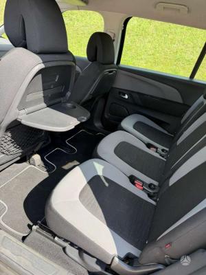 Black Citroen Grand C4 Picasso 2014 in Vilnius, with an engine capacity of 1.56 L and mileage of 320 thousand km for 4600 €, photo 9 on AUTOMOTO.COM.LV
