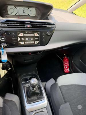 Black Citroen Grand C4 Picasso 2014 in Vilnius, with an engine capacity of 1.56 L and mileage of 320 thousand km for 4600 €, photo 11 on AUTOMOTO.COM.LV