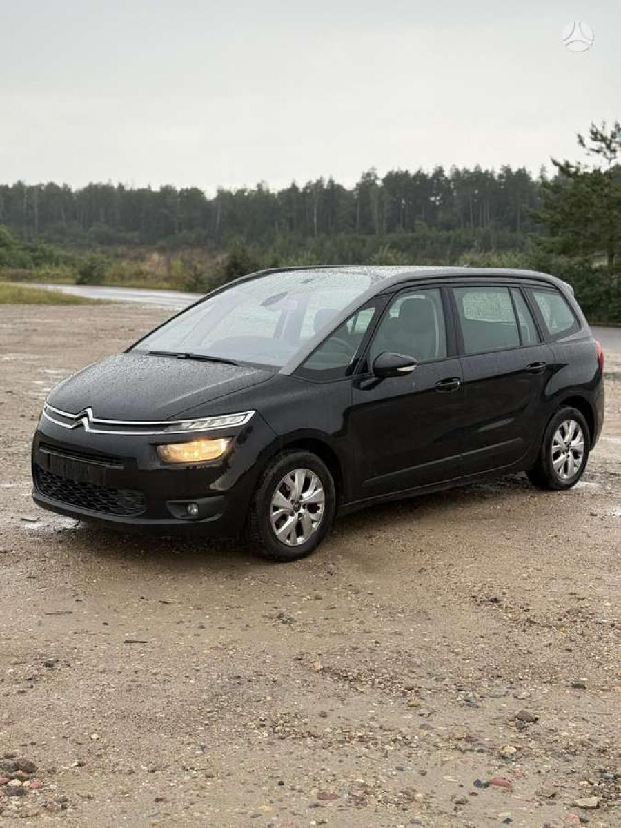 Black Citroen Grand C4 Picasso 2014 in Vilnius, with an engine capacity of 1.56 L and mileage of 310 thousand km for 4500 €, photo 1 on AUTOMOTO.COM.LV