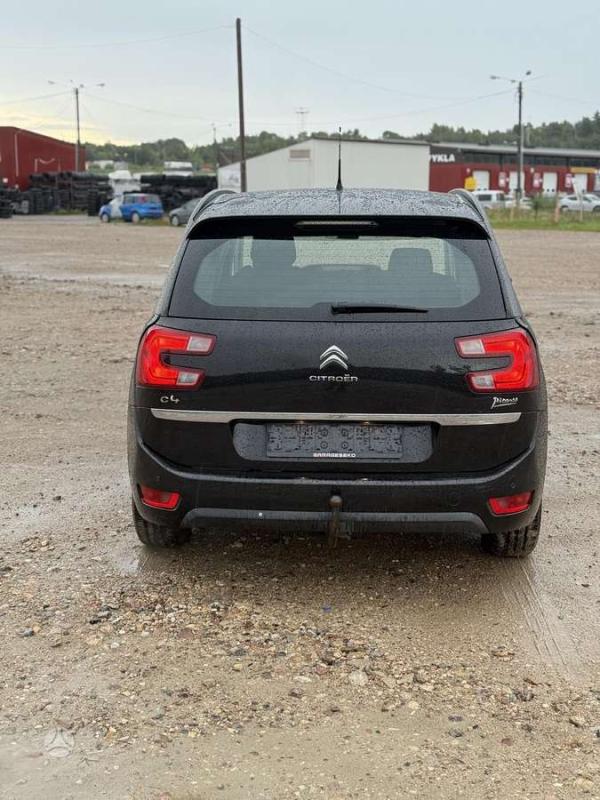 Black Citroen Grand C4 Picasso 2014 in Vilnius, with an engine capacity of 1.56 L and mileage of 310 thousand km for 4500 €, photo 6 on AUTOMOTO.COM.LV
