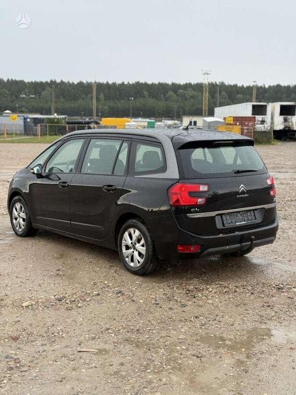 Black Citroen Grand C4 Picasso 2014 in Vilnius, with an engine capacity of 1.56 L and mileage of 310 thousand km for 4500 €, photo 7 on AUTOMOTO.COM.LV