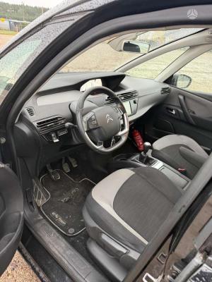 Black Citroen Grand C4 Picasso 2014 in Vilnius, with an engine capacity of 1.56 L and mileage of 310 thousand km for 4500 €, photo 8 on AUTOMOTO.COM.LV