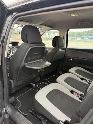 Black Citroen Grand C4 Picasso 2014 in Vilnius, with an engine capacity of 1.56 L and mileage of 310 thousand km for 4500 €, photo 9 on AUTOMOTO.COM.LV