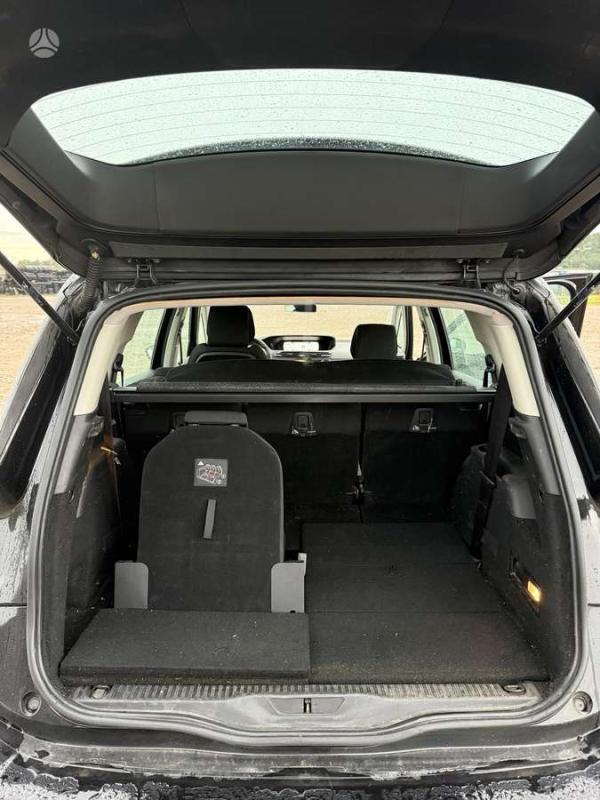 Black Citroen Grand C4 Picasso 2014 in Vilnius, with an engine capacity of 1.56 L and mileage of 310 thousand km for 4500 €, photo 10 on AUTOMOTO.COM.LV