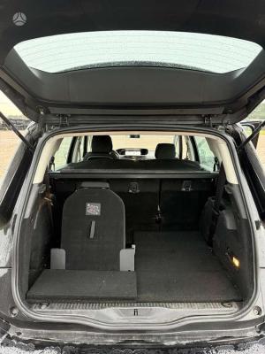 Black Citroen Grand C4 Picasso 2014 in Vilnius, with an engine capacity of 1.56 L and mileage of 310 thousand km for 4500 €, photo 10 on AUTOMOTO.COM.LV