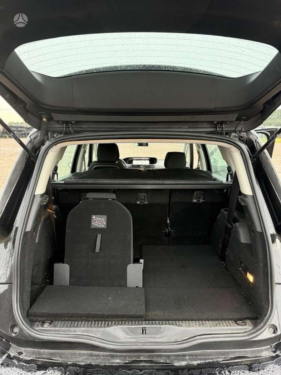 Black Citroen Grand C4 Picasso 2014 in Vilnius, with an engine capacity of 1.56 L and mileage of 310 thousand km for 4500 €, photo 10 on AUTOMOTO.COM.LV