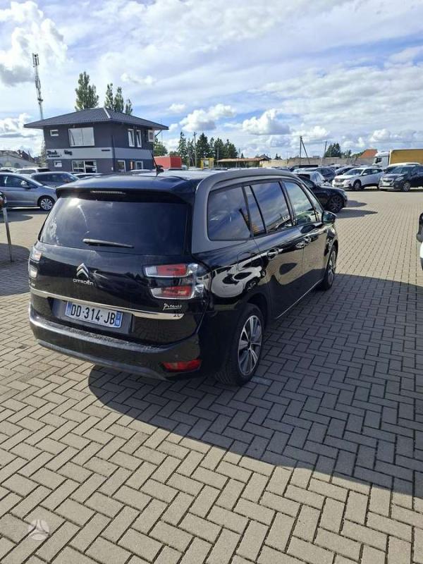Melns Citroen Grand C4 Picasso 2014 Tauragė, ar dzinēja tilpumu 2.00 L un nobraukumu 260 tūkst. km par 4700 €, foto 5 vietnē AUTOMOTO.COM.LV