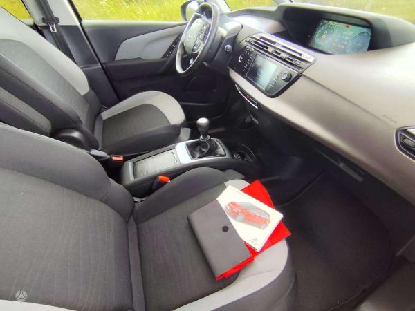 Melns Citroen Grand C4 Picasso 2015 Marijampole, ar dzinēja tilpumu 2.00 L un nobraukumu 228 tūkst. km par 5650 €, foto 5 vietnē AUTOMOTO.COM.LV