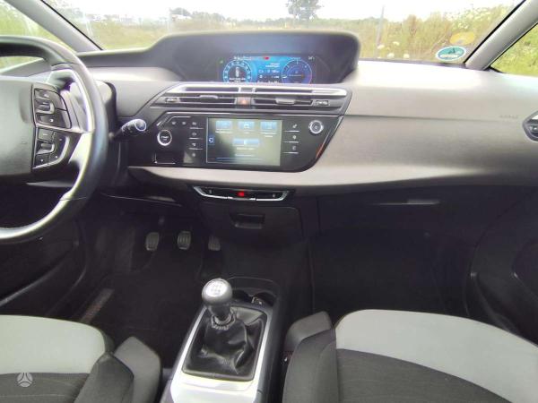 Melns Citroen Grand C4 Picasso 2015 Marijampole, ar dzinēja tilpumu 2.00 L un nobraukumu 228 tūkst. km par 5650 €, foto 6 vietnē AUTOMOTO.COM.LV