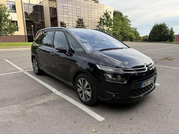 Melns Citroen Grand C4 Picasso 2015 Tauragė, ar dzinēja tilpumu 2.00 L un nobraukumu 227 tūkst. km par 5200 €, foto 1 vietnē AUTOMOTO.COM.LV