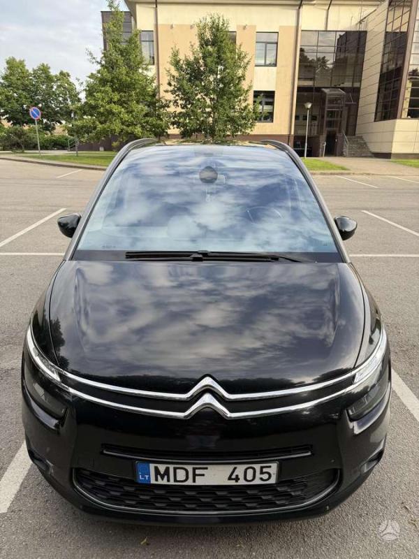 Melns Citroen Grand C4 Picasso 2015 Tauragė, ar dzinēja tilpumu 2.00 L un nobraukumu 227 tūkst. km par 5200 €, foto 5 vietnē AUTOMOTO.COM.LV