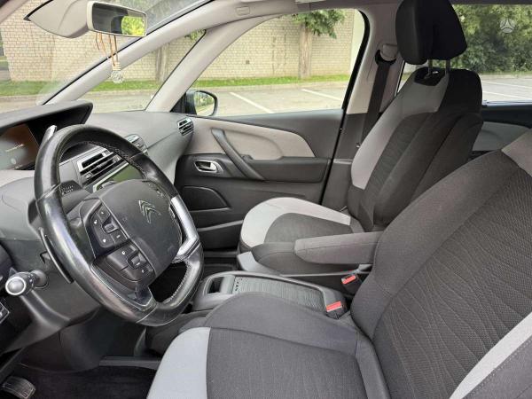 Melns Citroen Grand C4 Picasso 2015 Tauragė, ar dzinēja tilpumu 2.00 L un nobraukumu 227 tūkst. km par 5200 €, foto 9 vietnē AUTOMOTO.COM.LV