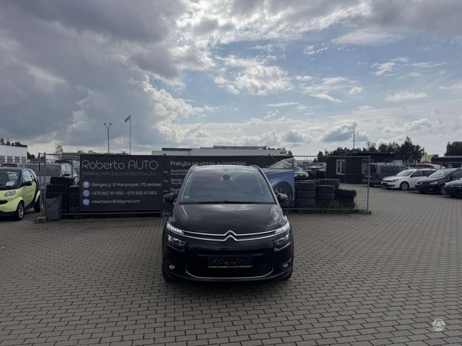Black Citroen Grand C4 Picasso 2016 in Marijampole, with an engine capacity of 2.00 L and mileage of 205 thousand km for 7800 €, photo 1 on AUTOMOTO.COM.LV