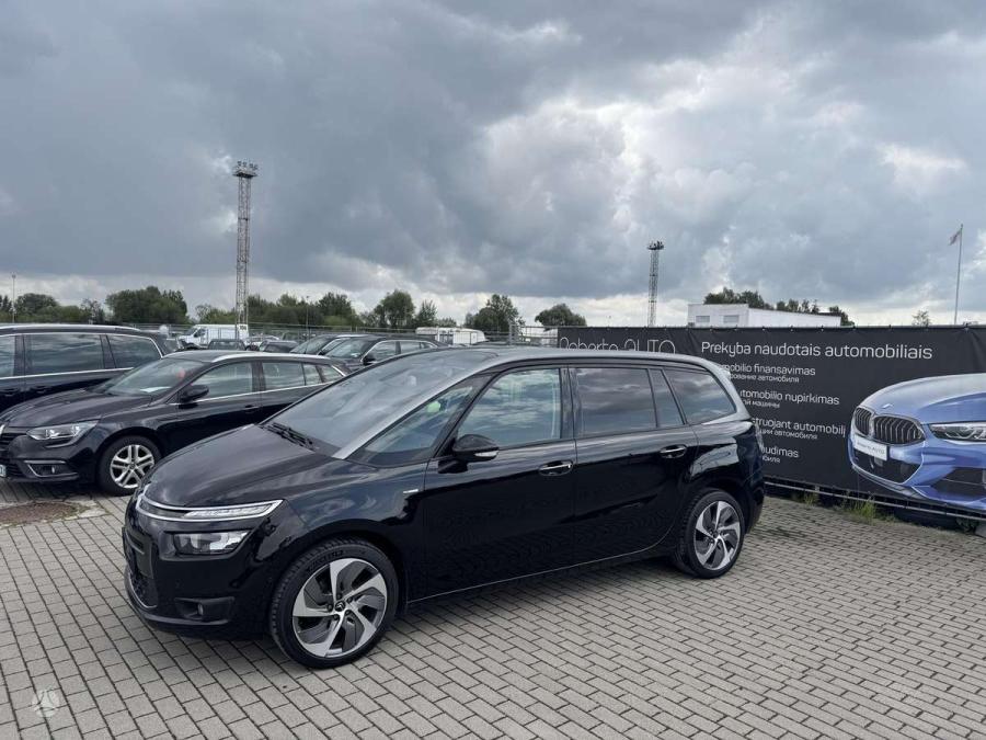 Black Citroen Grand C4 Picasso 2016 in Marijampole, with an engine capacity of 2.00 L and mileage of 205 thousand km for 7800 €, photo 2 on AUTOMOTO.COM.LV