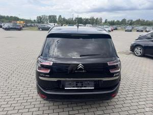 Black Citroen Grand C4 Picasso 2016 in Marijampole, with an engine capacity of 2.00 L and mileage of 205 thousand km for 7800 €, photo 4 on AUTOMOTO.COM.LV