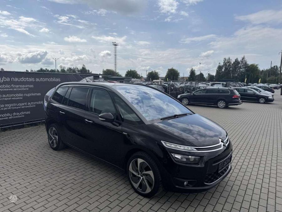 Black Citroen Grand C4 Picasso 2016 in Marijampole, with an engine capacity of 2.00 L and mileage of 205 thousand km for 7800 €, photo 6 on AUTOMOTO.COM.LV