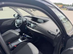 Black Citroen Grand C4 Picasso 2016 in Marijampole, with an engine capacity of 2.00 L and mileage of 205 thousand km for 7800 €, photo 13 on AUTOMOTO.COM.LV