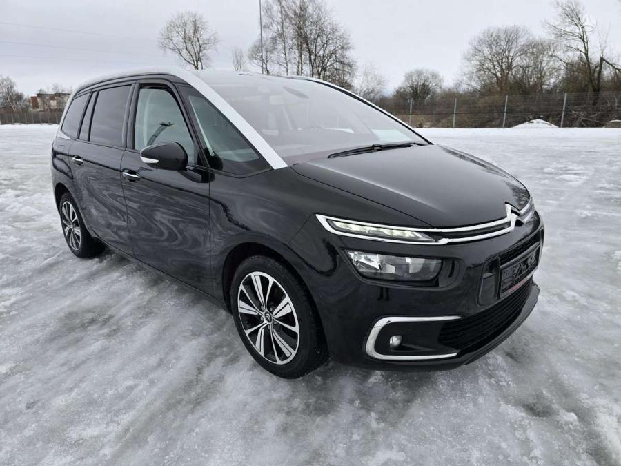 Black Citroen Grand C4 Picasso 2016 in Marijampole, with an engine capacity of 1.56 L and mileage of 299 thousand km for 6900 €, photo 2 on AUTOMOTO.COM.LV