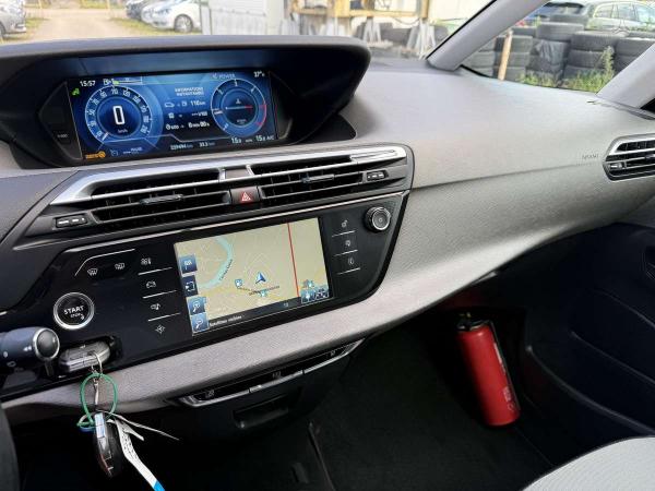 Melns Citroen Grand C4 Picasso 2016 Viļņa, ar dzinēja tilpumu 1.56 L un nobraukumu 229 tūkst. km par 6100 €, foto 4 vietnē AUTOMOTO.COM.LV