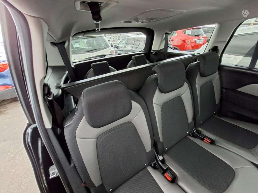 Melns Citroen Grand C4 Picasso 2017 Šauļi, ar dzinēja tilpumu 1.60 L un nobraukumu 223 tūkst. km par 6600 €, foto 17 vietnē AUTOMOTO.COM.LV