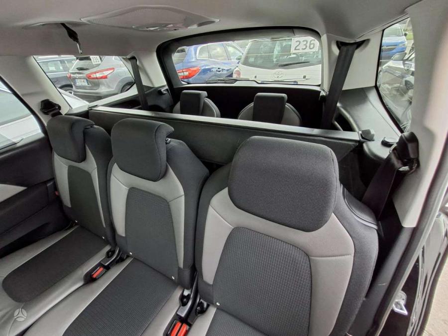 Melns Citroen Grand C4 Picasso 2017 Šauļi, ar dzinēja tilpumu 1.60 L un nobraukumu 223 tūkst. km par 6600 €, foto 24 vietnē AUTOMOTO.COM.LV