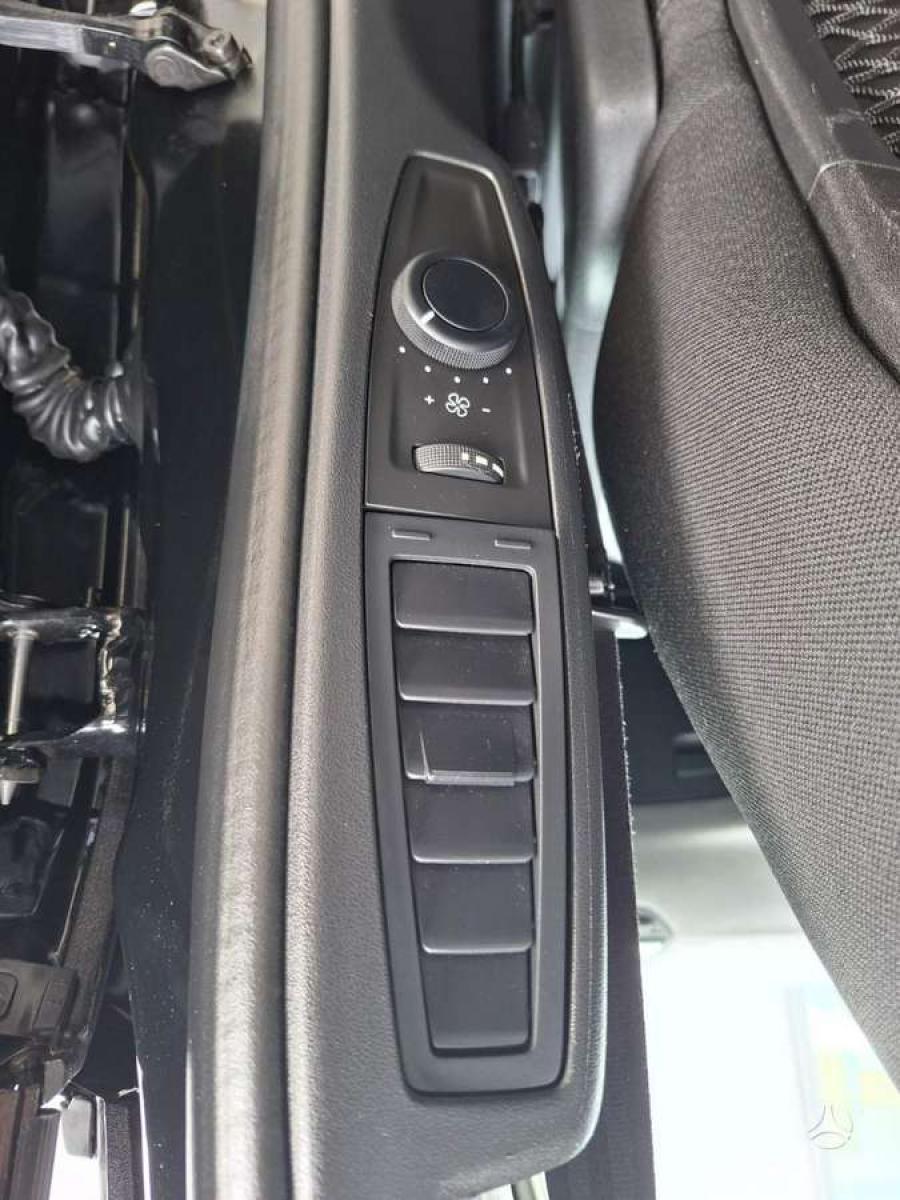 Melns Citroen Grand C4 Picasso 2017 Šauļi, ar dzinēja tilpumu 1.60 L un nobraukumu 223 tūkst. km par 6600 €, foto 28 vietnē AUTOMOTO.COM.LV