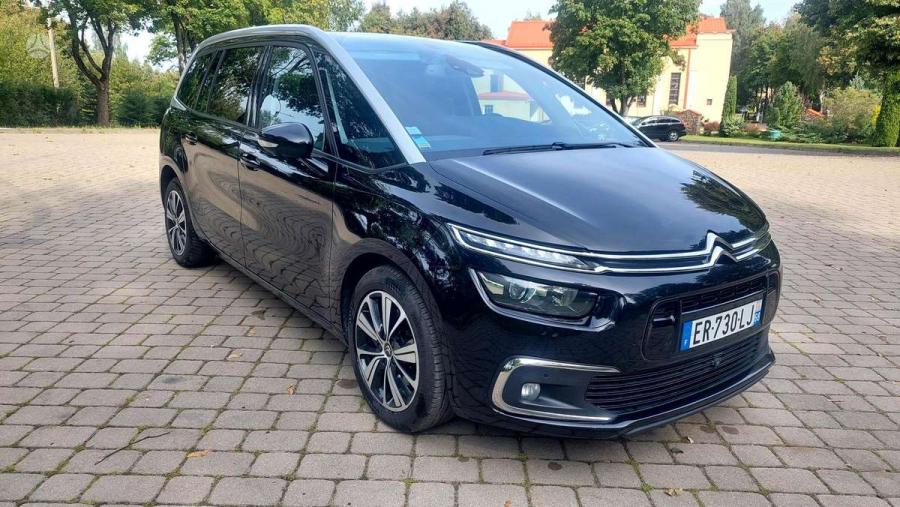 Black Citroen Grand C4 Picasso 2017 in Vilnius, with an engine capacity of 2.00 L and mileage of 163 thousand km for 7950 €, photo 4 on AUTOMOTO.COM.LV
