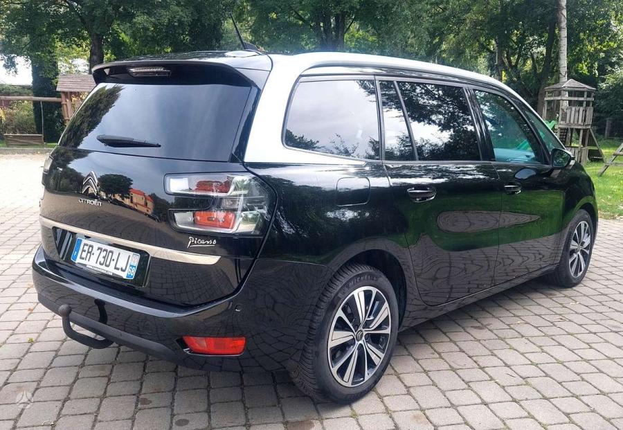 Black Citroen Grand C4 Picasso 2017 in Vilnius, with an engine capacity of 2.00 L and mileage of 163 thousand km for 7950 €, photo 6 on AUTOMOTO.COM.LV