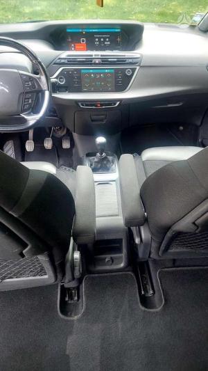 Black Citroen Grand C4 Picasso 2017 in Vilnius, with an engine capacity of 2.00 L and mileage of 163 thousand km for 7950 €, photo 11 on AUTOMOTO.COM.LV