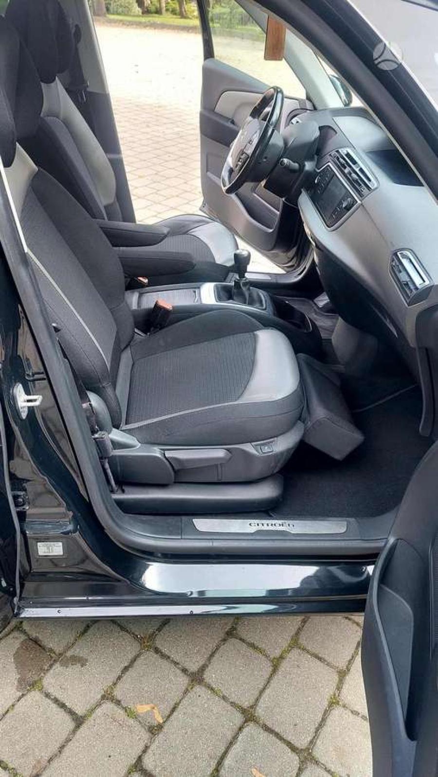 Black Citroen Grand C4 Picasso 2017 in Vilnius, with an engine capacity of 2.00 L and mileage of 163 thousand km for 7950 €, photo 12 on AUTOMOTO.COM.LV
