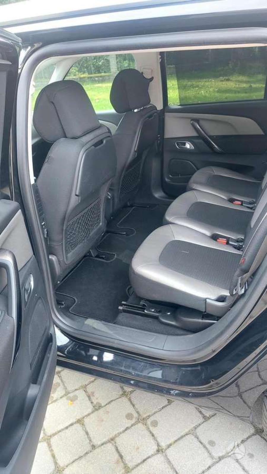 Black Citroen Grand C4 Picasso 2017 in Vilnius, with an engine capacity of 2.00 L and mileage of 163 thousand km for 7950 €, photo 14 on AUTOMOTO.COM.LV