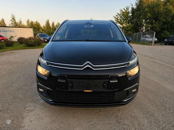Black Citroen Grand C4 Picasso 2018 in Pakruojis, with an engine capacity of 2.00 L and mileage of 219 thousand km for 6800 €, photo 3 on AUTOMOTO.COM.LV