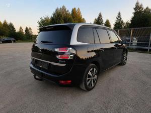 Melns Citroen Grand C4 Picasso 2018 Pakruojis, ar dzinēja tilpumu 2.00 L un nobraukumu 219 tūkst. km par 6800 €, foto 5 vietnē AUTOMOTO.COM.LV