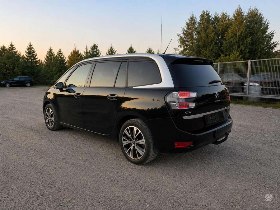 Melns Citroen Grand C4 Picasso 2018 Pakruojis, ar dzinēja tilpumu 2.00 L un nobraukumu 219 tūkst. km par 6800 €, foto 6 vietnē AUTOMOTO.COM.LV
