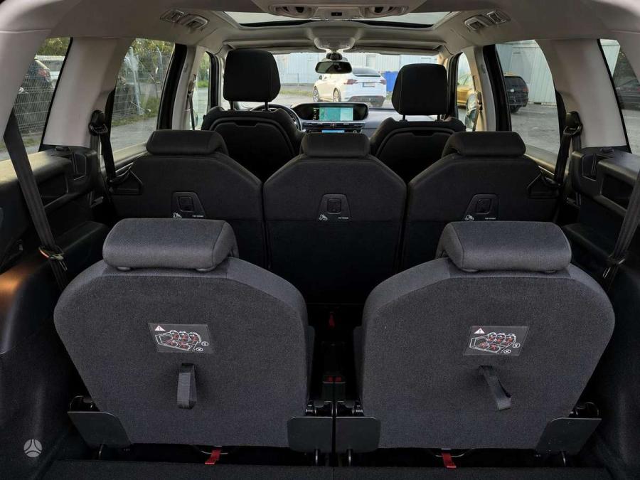 Melns Citroen Grand C4 Picasso 2018 Pakruojis, ar dzinēja tilpumu 2.00 L un nobraukumu 219 tūkst. km par 6800 €, foto 7 vietnē AUTOMOTO.COM.LV