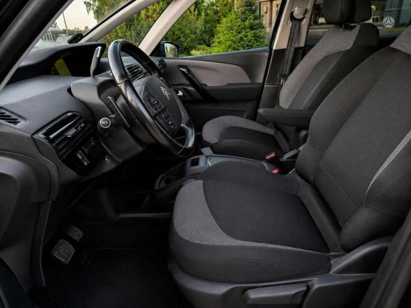 Black Citroen Grand C4 Picasso 2018 in Pakruojis, with an engine capacity of 2.00 L and mileage of 219 thousand km for 6800 €, photo 9 on AUTOMOTO.COM.LV