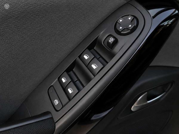 Black Citroen Grand C4 Picasso 2018 in Pakruojis, with an engine capacity of 2.00 L and mileage of 219 thousand km for 6800 €, photo 10 on AUTOMOTO.COM.LV