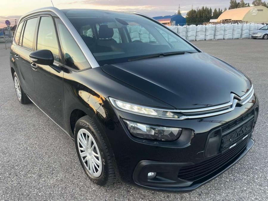 Black Citroen Grand C4 Picasso 2018 in Kaunas, with an engine capacity of 1.56 L and mileage of 320 thousand km for 4899 €, photo 1 on AUTOMOTO.COM.LV