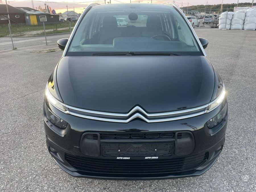 Black Citroen Grand C4 Picasso 2018 in Kaunas, with an engine capacity of 1.56 L and mileage of 320 thousand km for 4899 €, photo 3 on AUTOMOTO.COM.LV