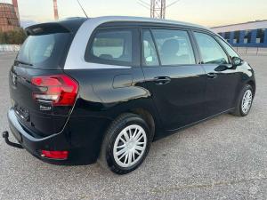 Black Citroen Grand C4 Picasso 2018 in Kaunas, with an engine capacity of 1.56 L and mileage of 320 thousand km for 4899 €, photo 7 on AUTOMOTO.COM.LV