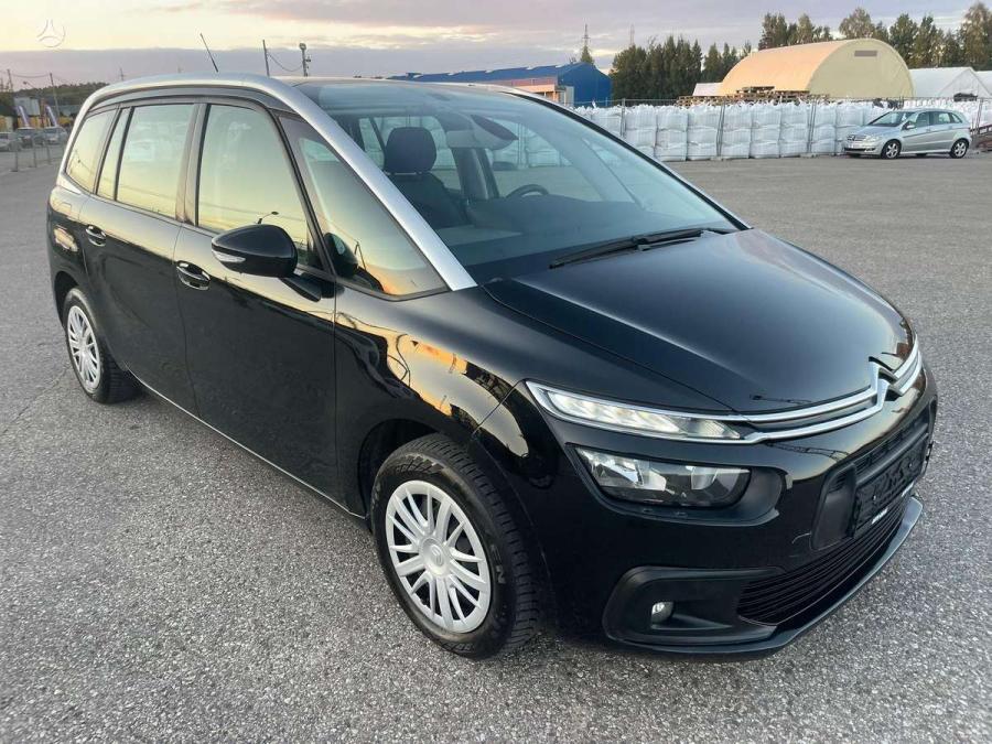 Black Citroen Grand C4 Picasso 2018 in Kaunas, with an engine capacity of 1.56 L and mileage of 320 thousand km for 4899 €, photo 8 on AUTOMOTO.COM.LV